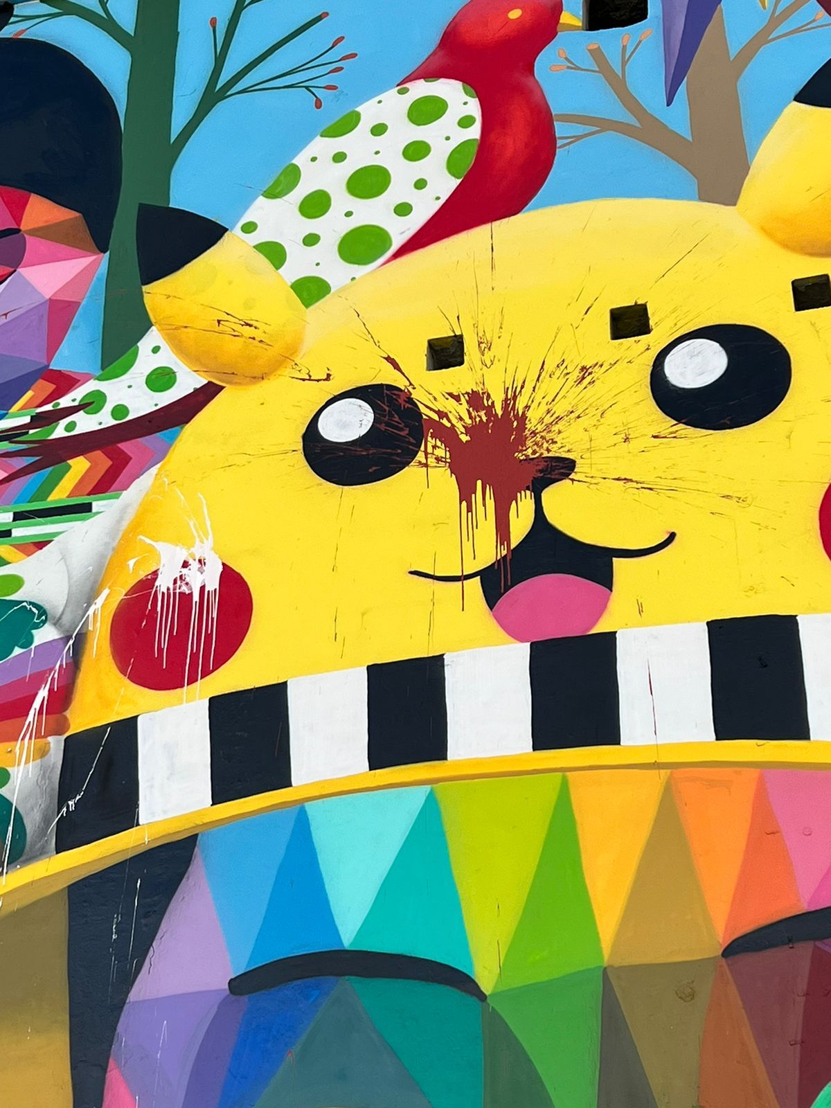 Mancharon al polémico 'mural de Pikachu' en Quito