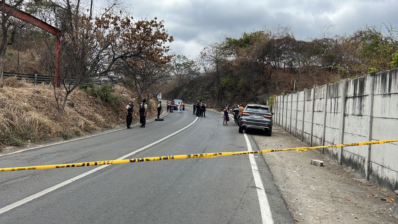 Una Mujer Es Asesinada En La Vía Perimetral De Guayaquil
