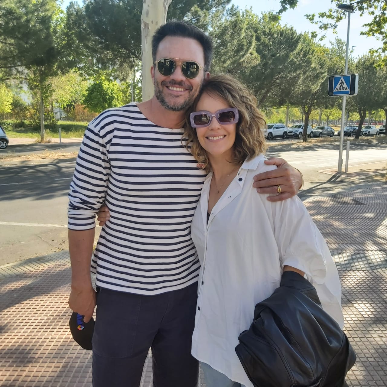 Premios Platino: Las piernas de Sebastián Yatra al descubierto