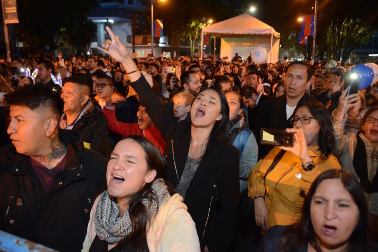 Canelazo: la bebida quiteña que pasó de tradición callejera a cóctel ...