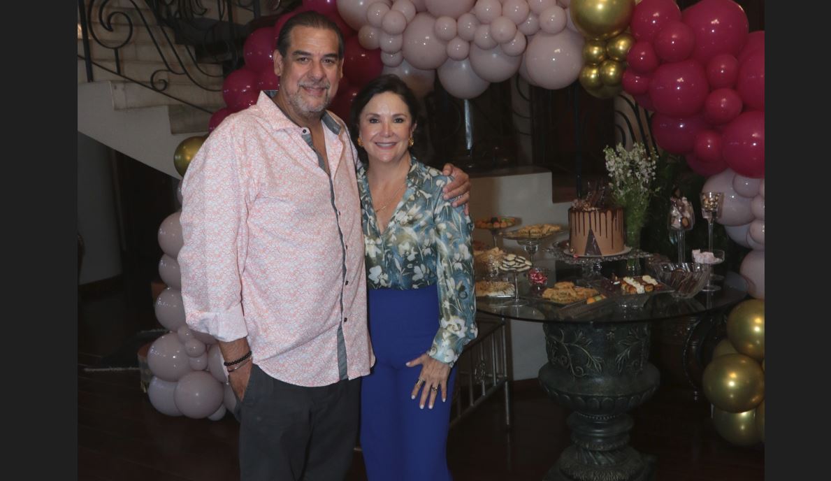 María Elena Azar celebró por partida doble