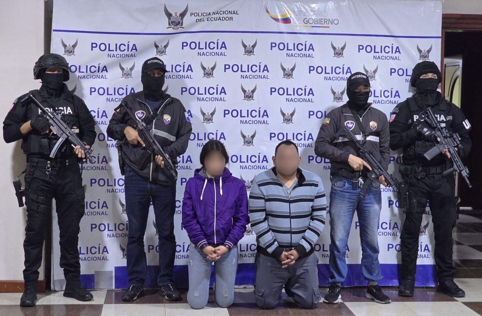 Pareja transportaba más de 5 mil gramos de drogas por la autopista de Cuenca