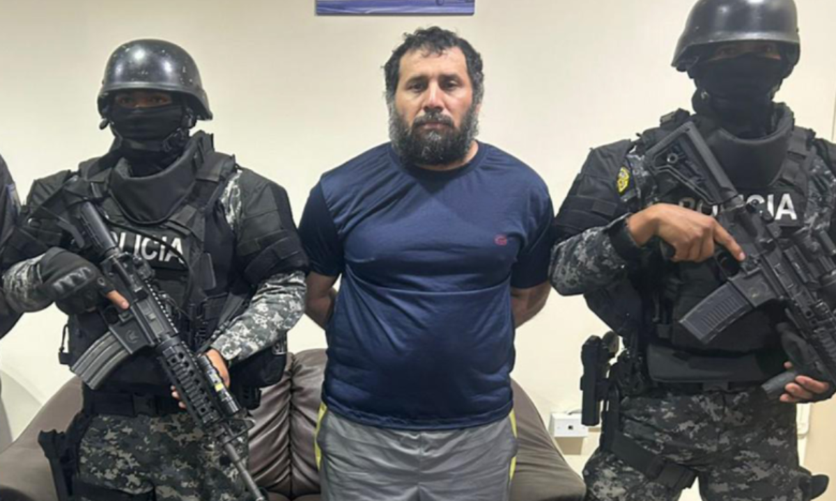 Alexei Schacht, abogado de alias Fito dio declaraciones tras audiencia ...