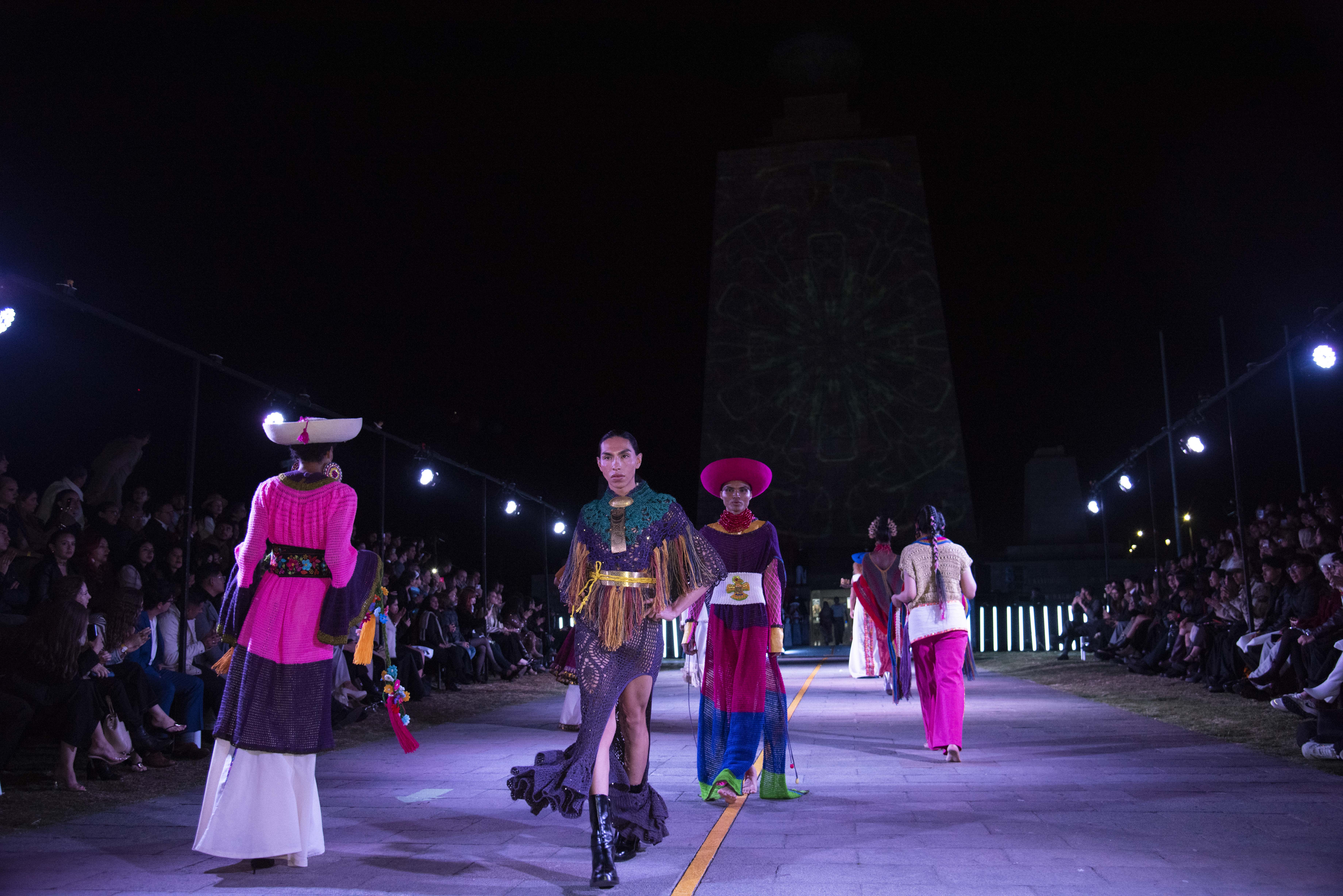DUAL Pasarela: la moda ecuatoriana conquistó la Mitad del Mundo