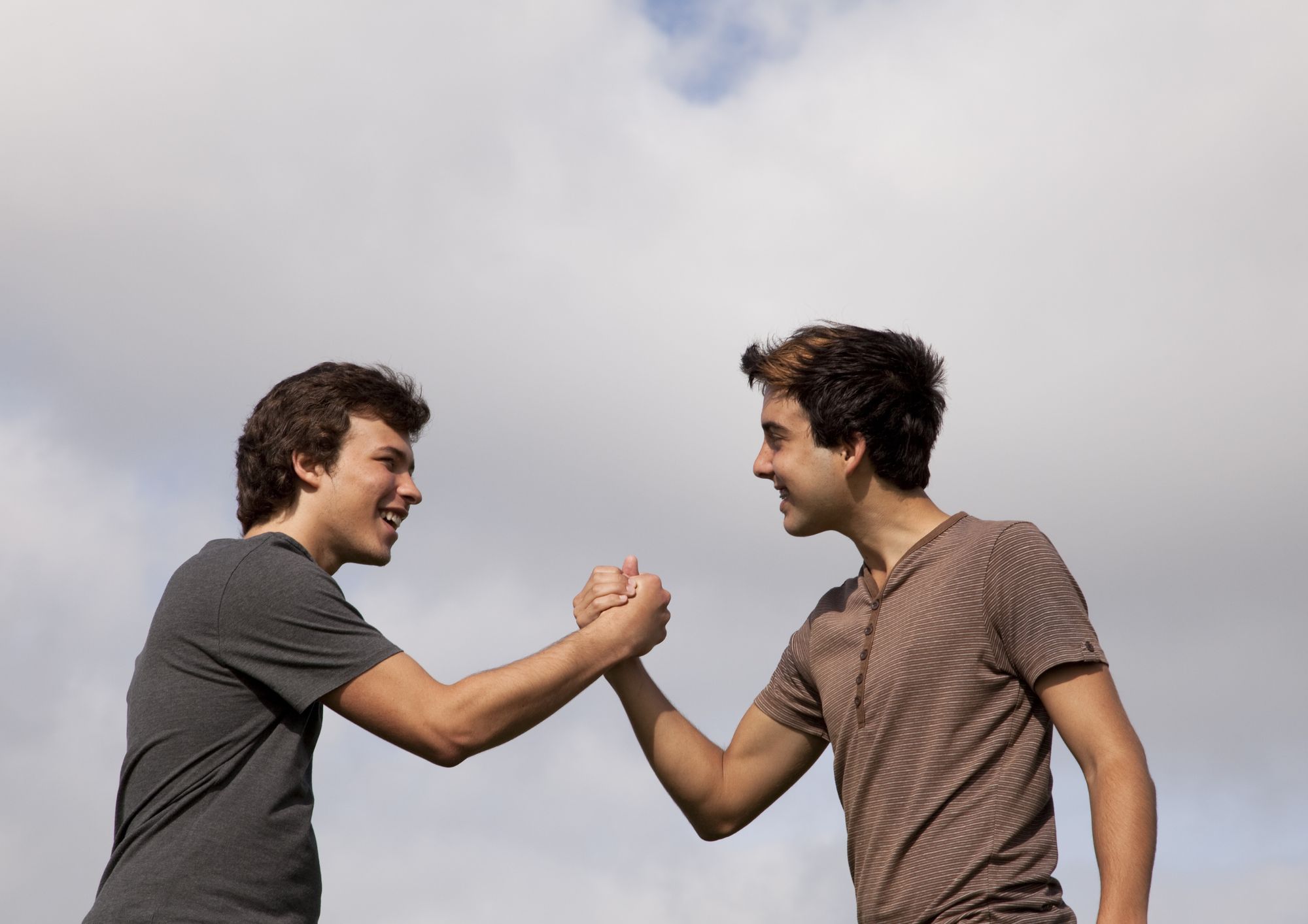 Bromance: la nueva amistad masculina que rompe estereotipos y gana terreno