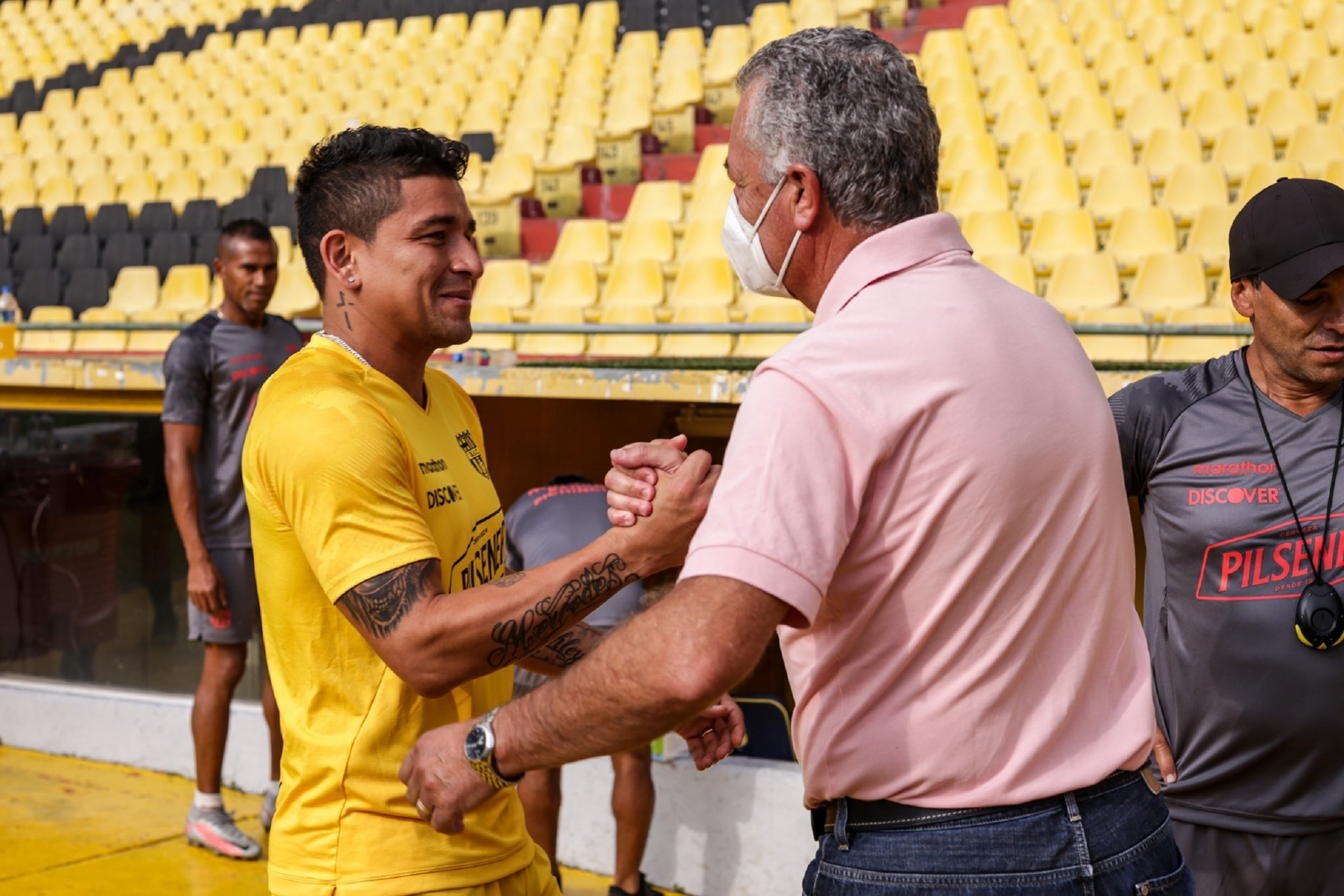 ¿Quién era Mario Pineida, el futbolista ecuatoriano asesinado en Guayaquil?