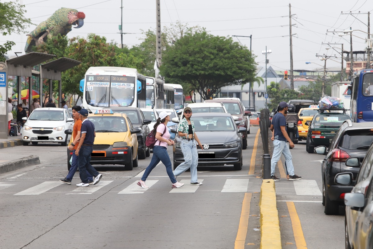 Otra vez el olor a caucho quemado invade zonas de Guayaquil
