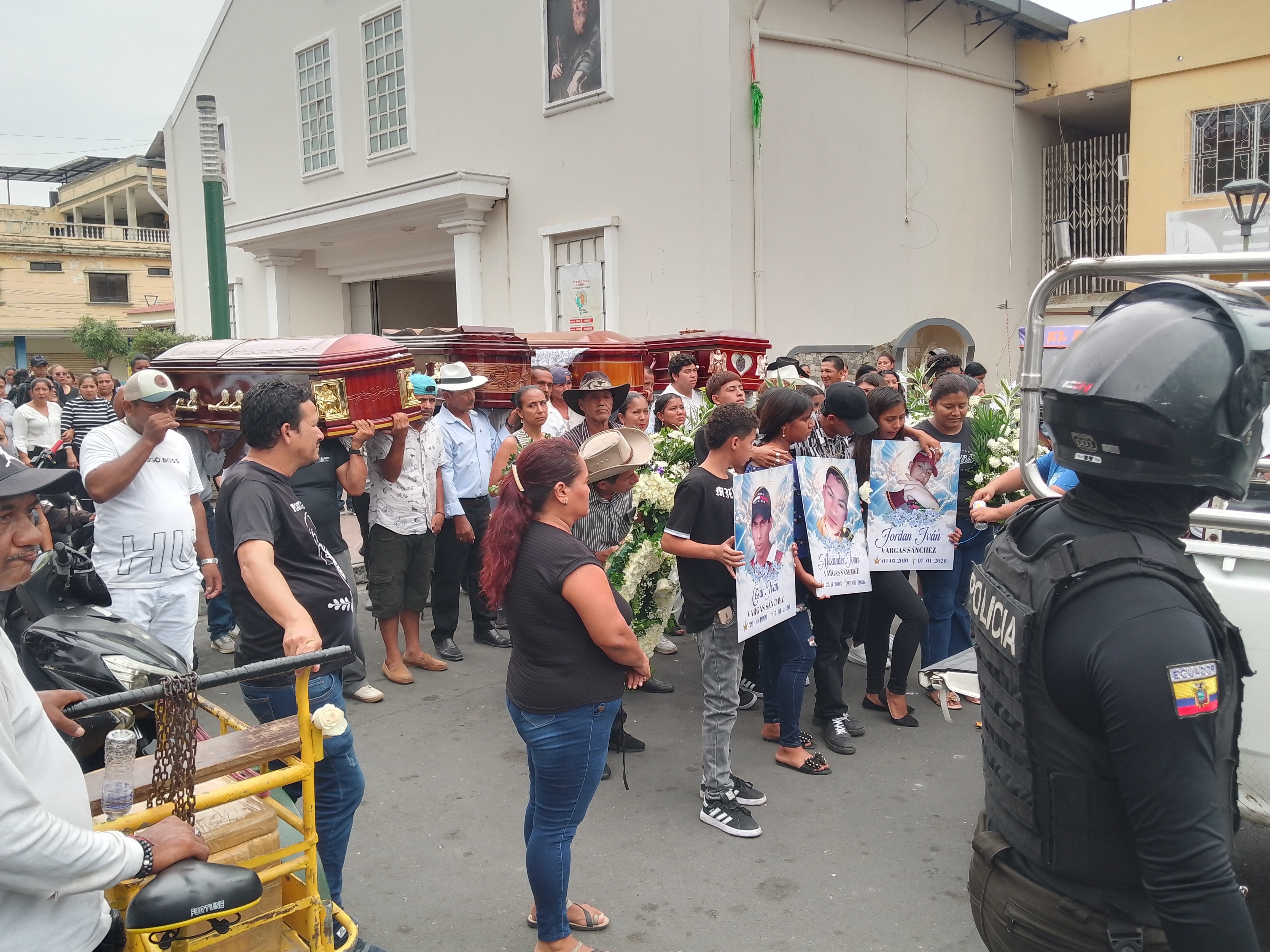 Samborondón: Crimen de un padre y sus tres hijos indigna y atemoriza a ...